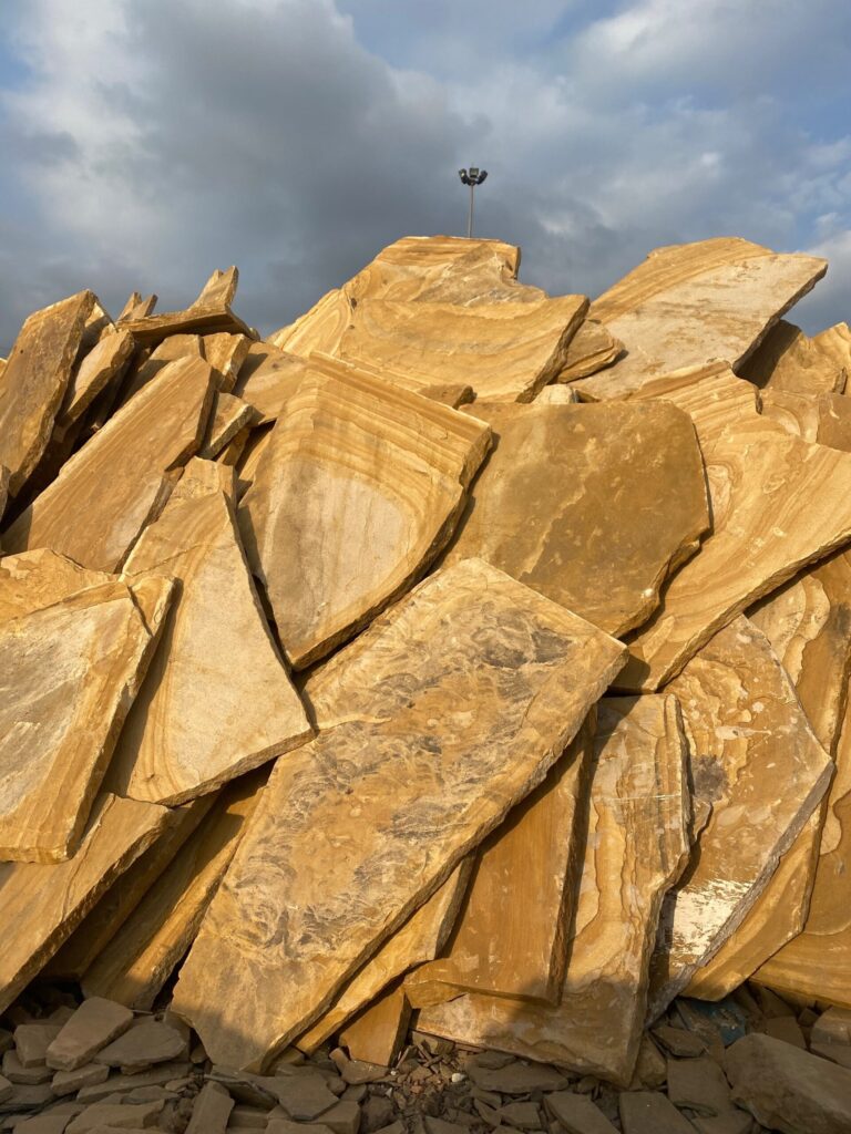 Uncut Tanga Stone in Kenya - BV Natural Stones